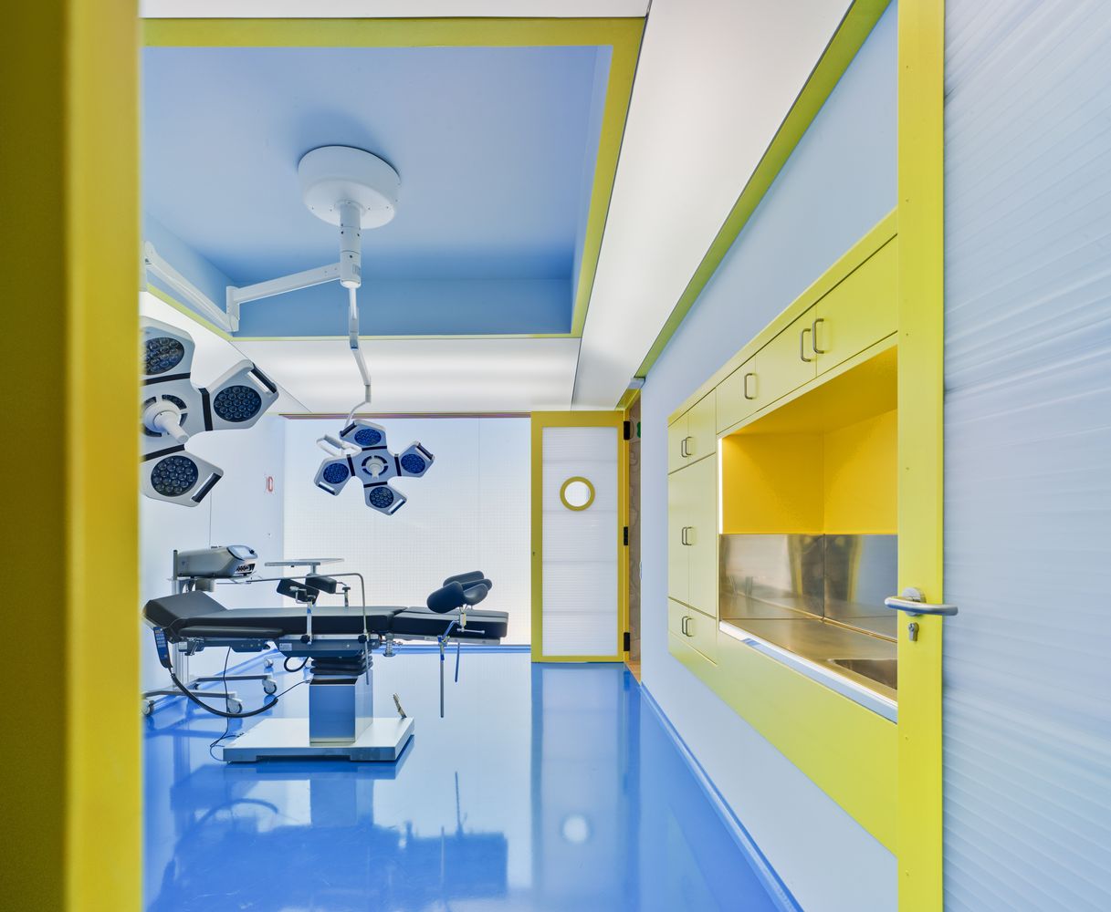 Une clinique aux couleurs thérapeutiques – ArchiBat Mag