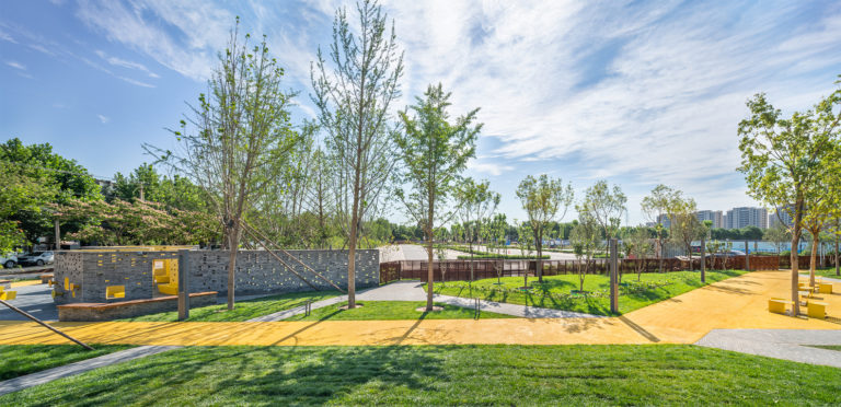 An inclusive and intergenerational community park – ArchiBat Mag