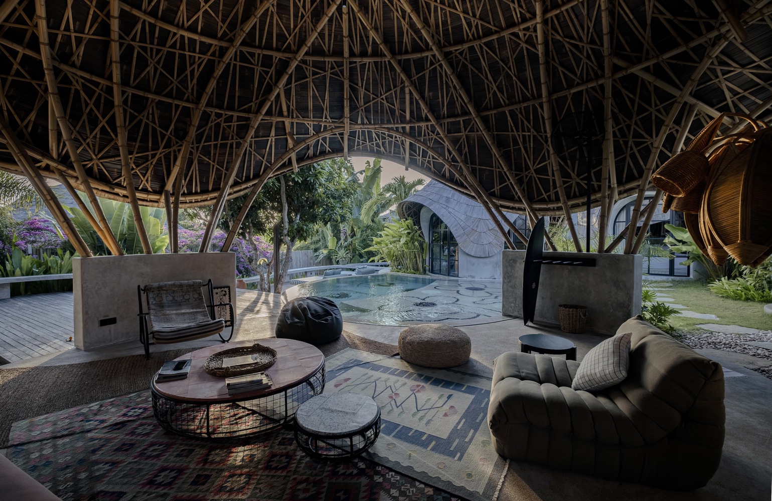 Une architecture organique en bambou et ciment – ArchiBat Mag