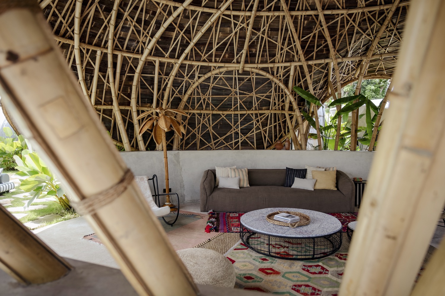 Une architecture organique en bambou et ciment – ArchiBat Mag